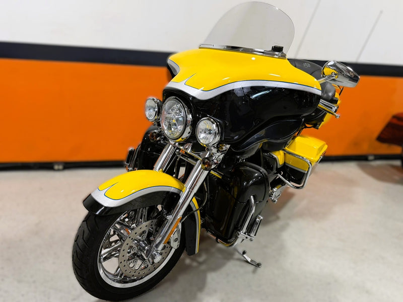 2012 Harley-Davidson CVO Ultra Classic Electra Glide- FLHTCUSE7 One-Ow ...
