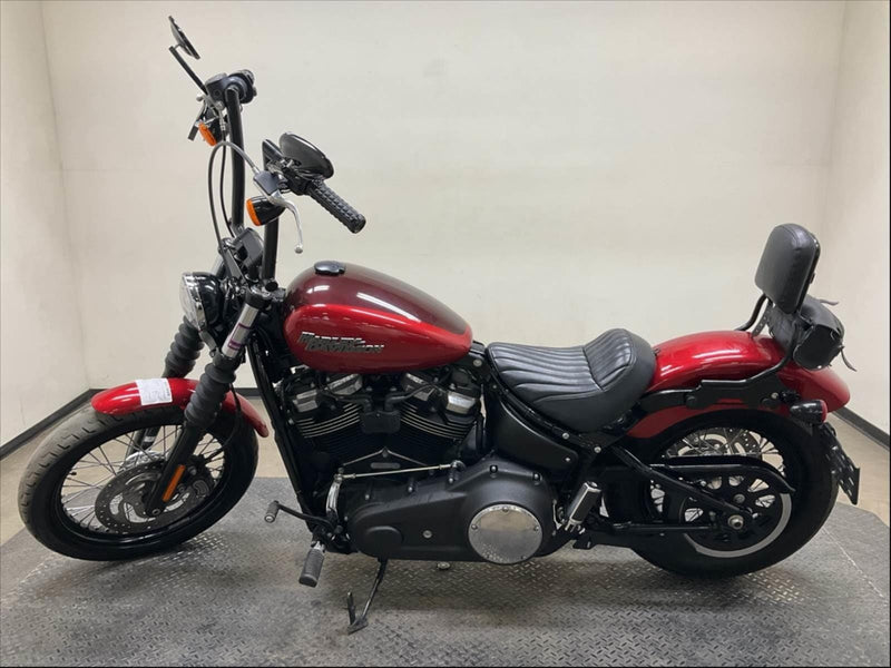 2018 Harley-Davidson Softail Street Bob FXBB 2-Tone Red Many Extras ...
