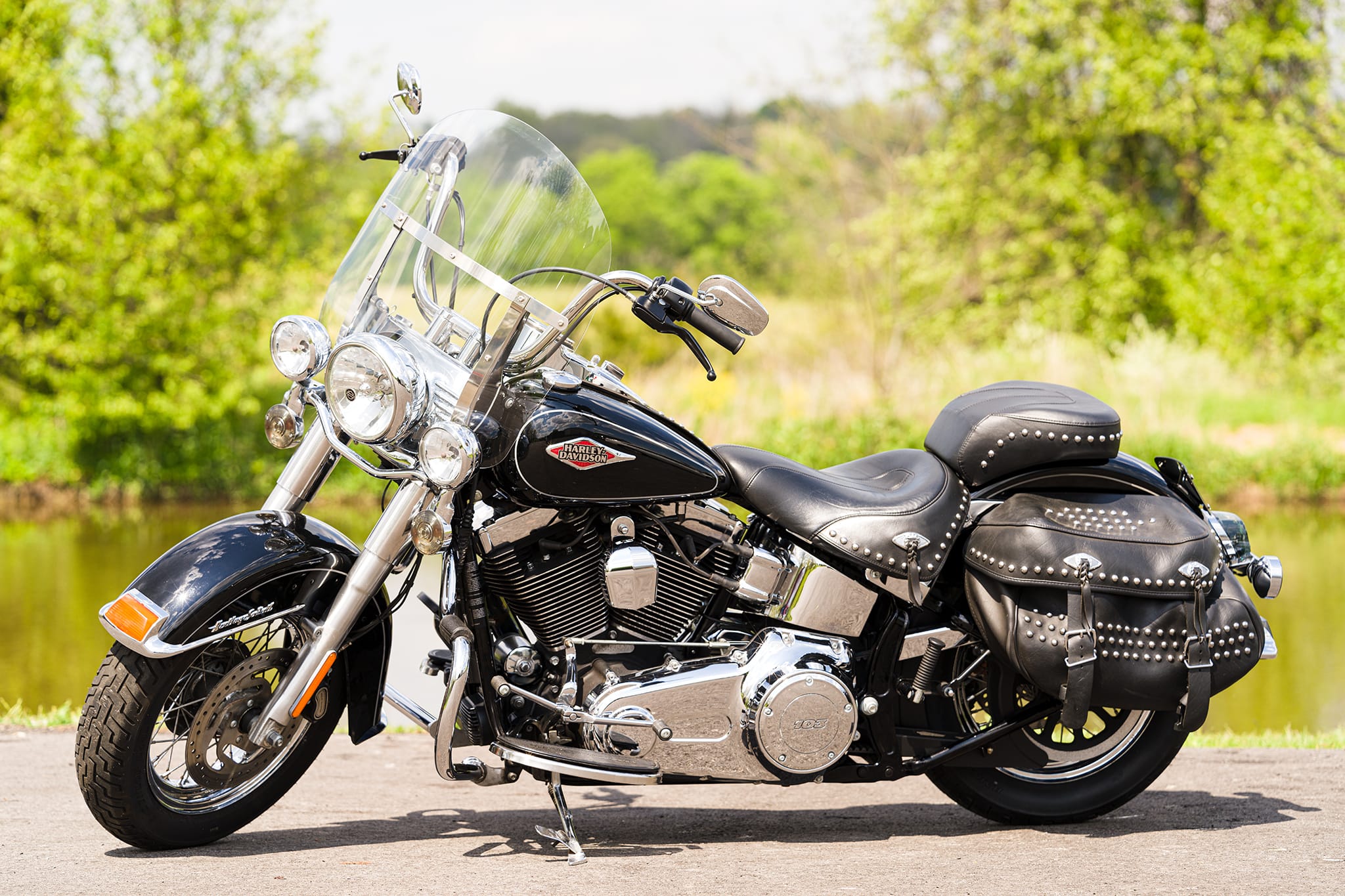 SOLD 2015 Harley-Davidson Heritage Softail Classic FLSTC Many Extras ...